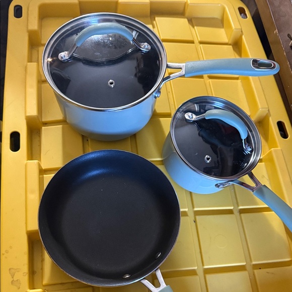 Chrissy Teigen | Kitchen | Nonstick Cookware 5pc Set With Lids Black ...